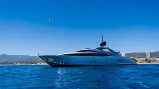 37m ISA motor yacht Matsu sold